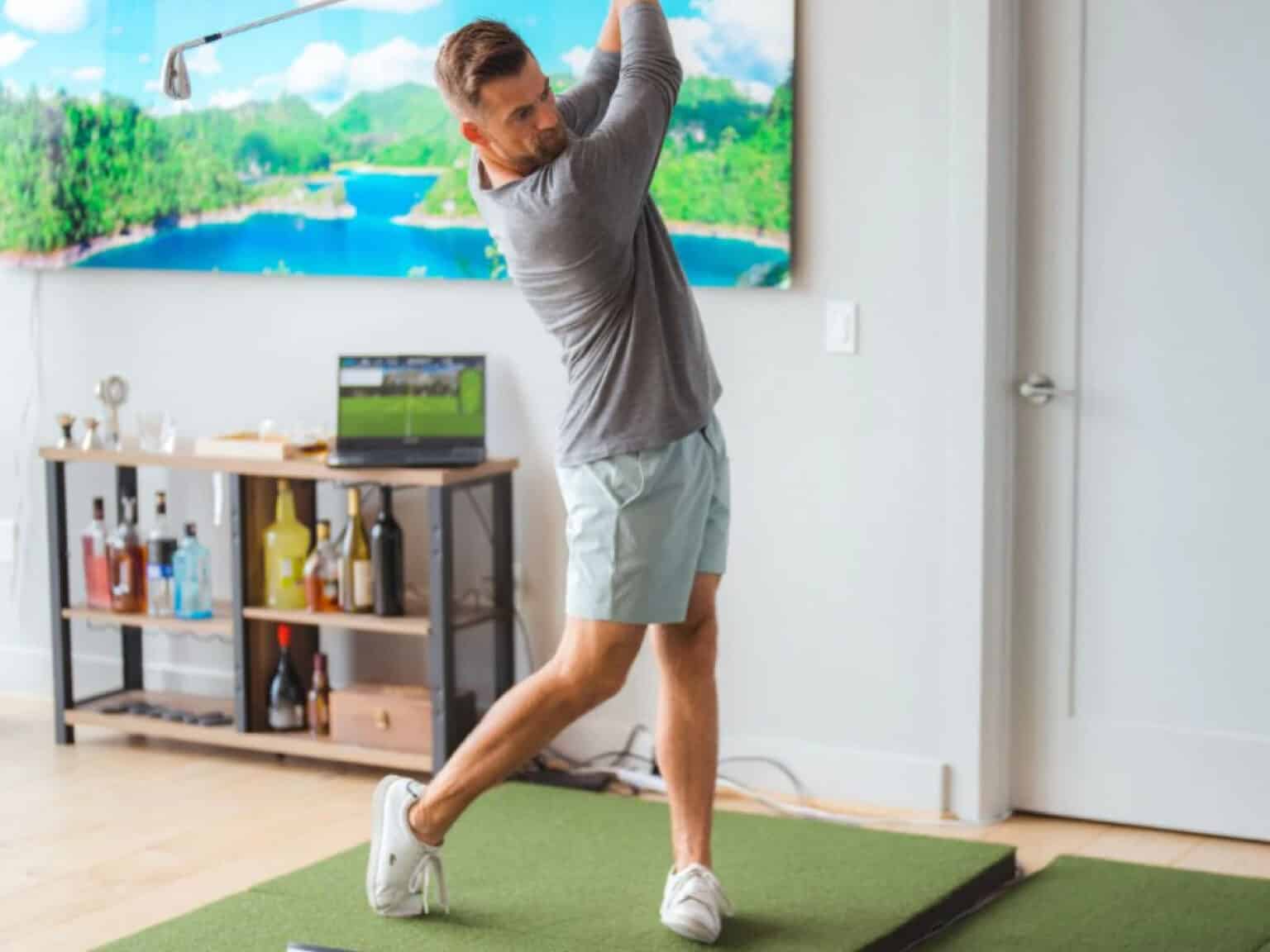 7 Best Golf Simulators for Small Space – Reviews & Guide