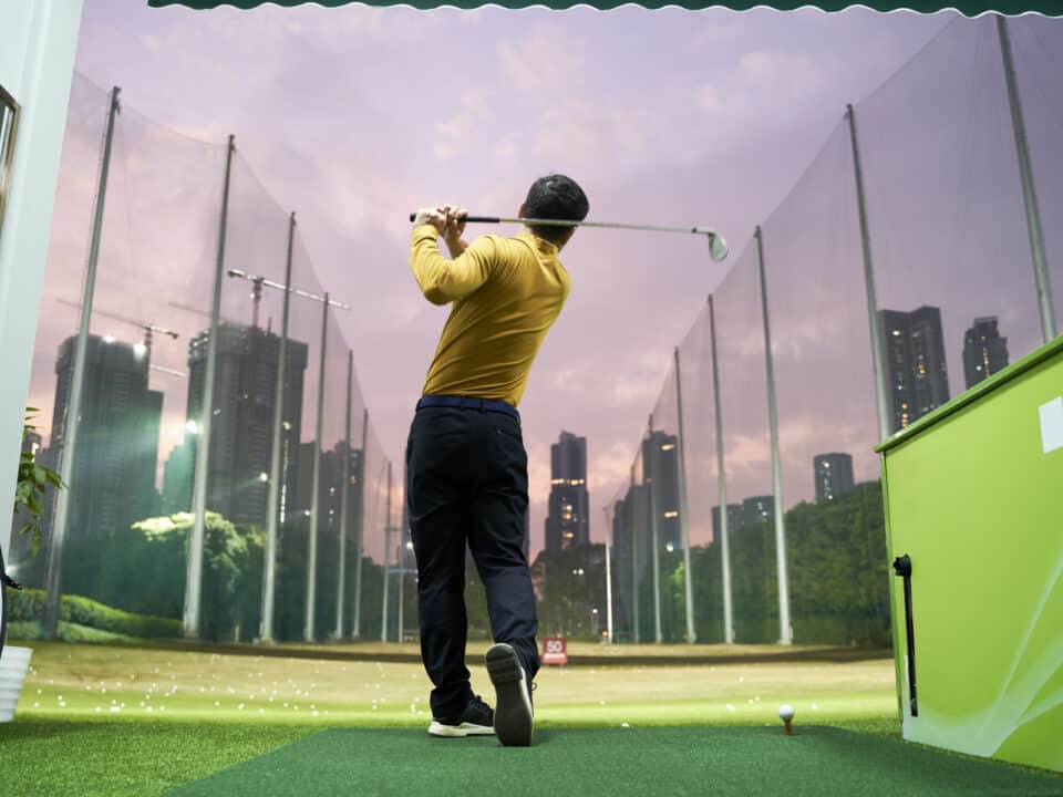 Golf Simulator vs. Driving Range For Practice